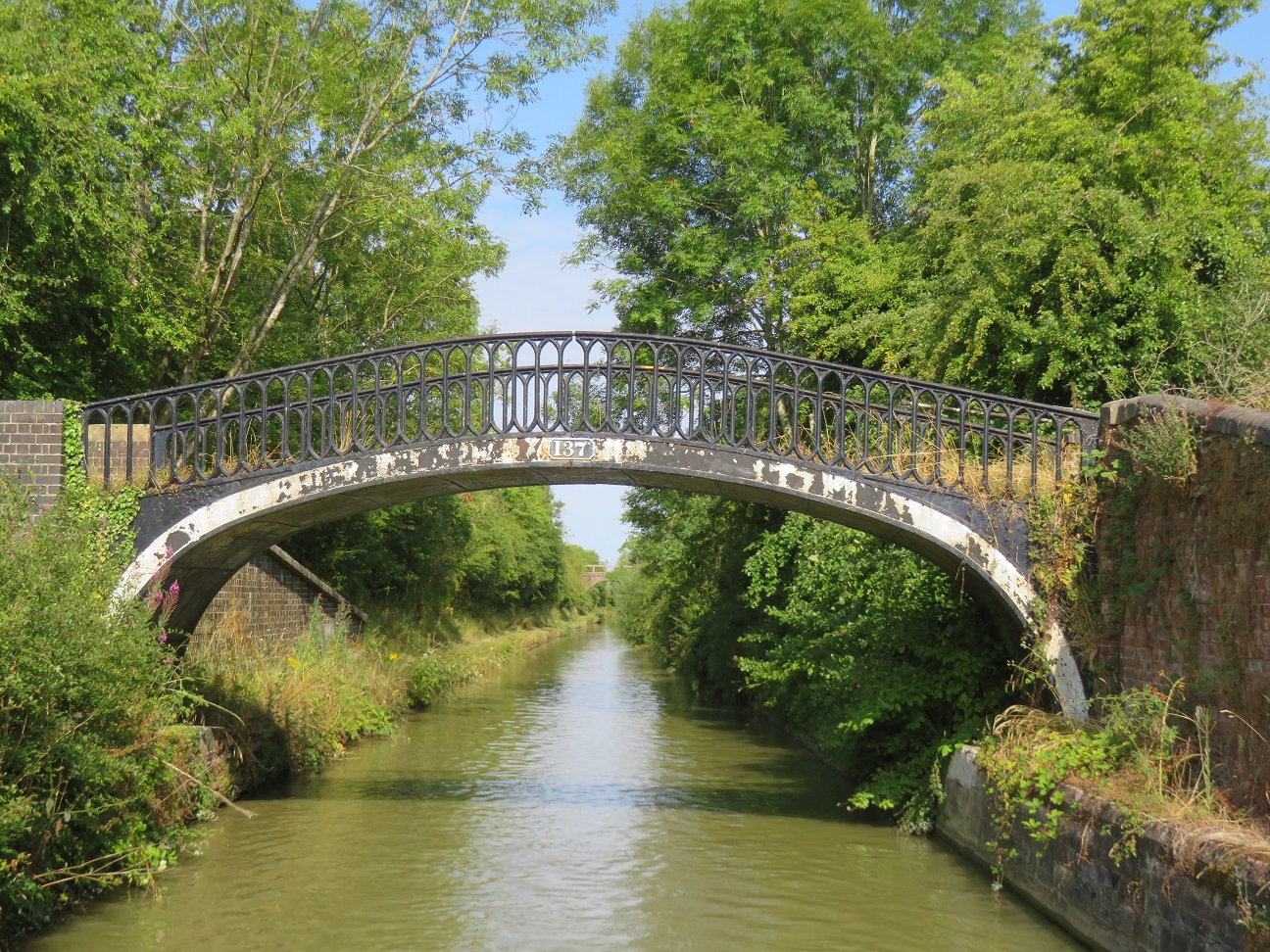 The Village of Cropredy – 29th July 2022 – Rowkin Rovings Blog